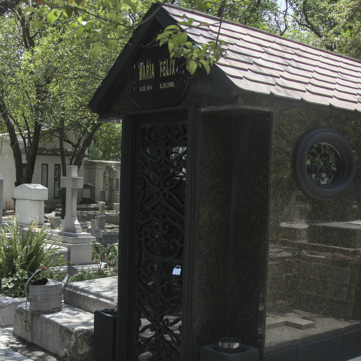 La tumba de María Félix es saqueada