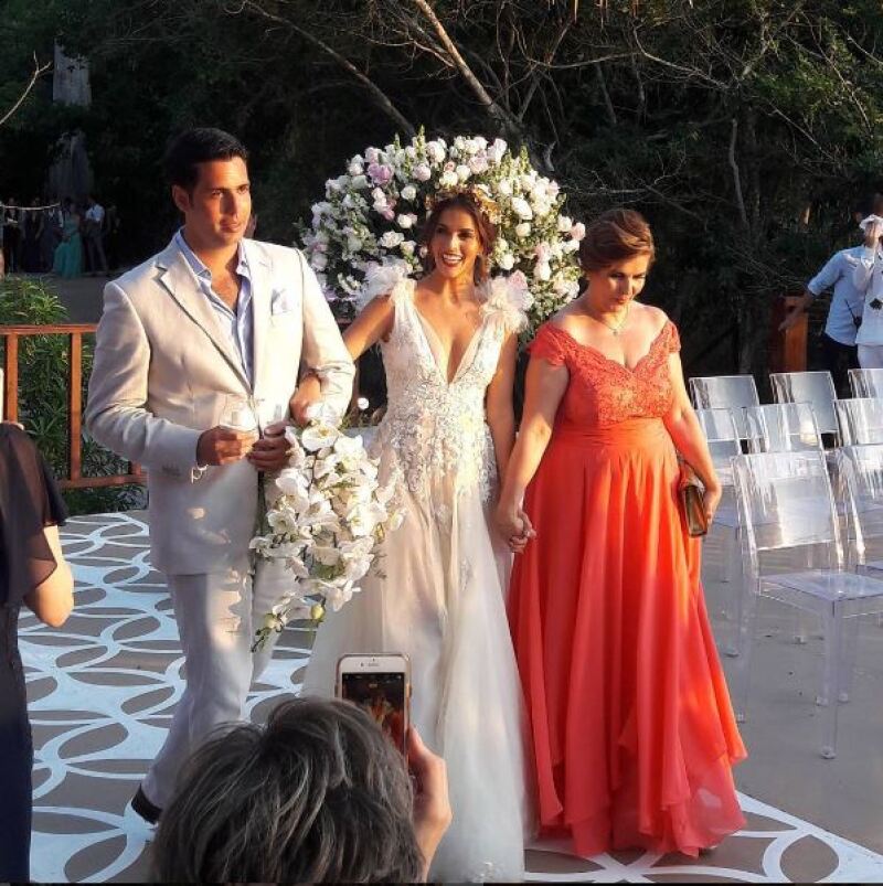 Los detalles de la boda de Claudia Álvarez y Billy Rovzar