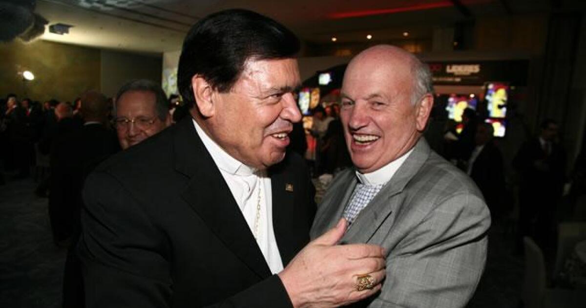 Onésimo Cepeda, Norberto Rivera y otros religiosos ligados al poder