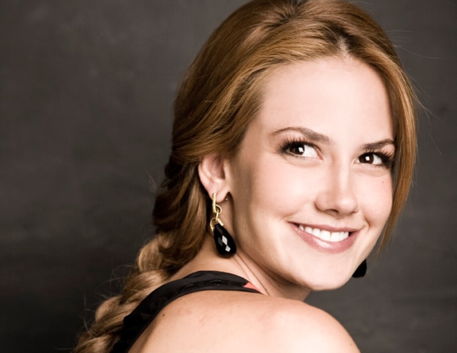 Quiere Altair Jarabo recorrer el mundo