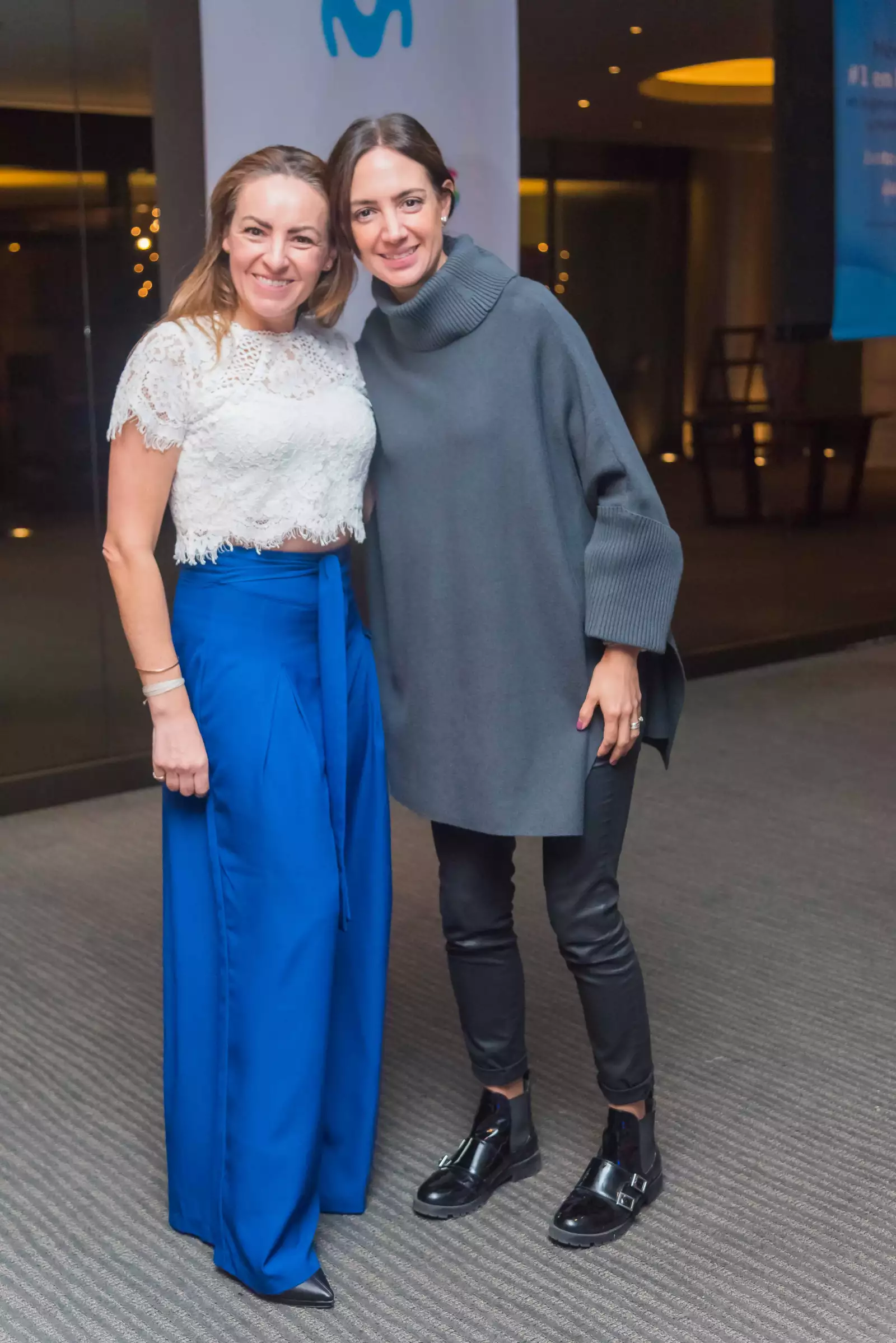 Claudia Ruiz Massieu y Valentina Ortiz Monasterio en el foto Moders