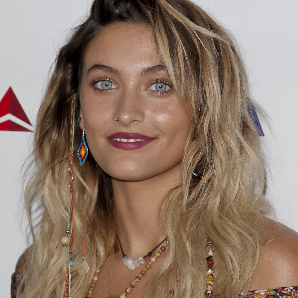 Paris Jackson se muestra como es (y no tiene miedo de su peso o su acné)