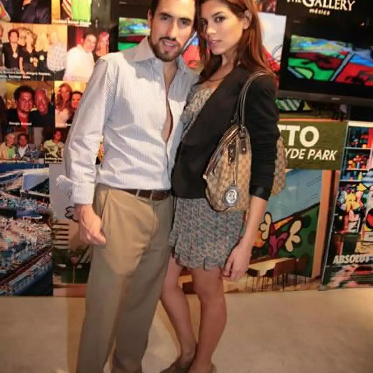 Marc y Renata Pariente en exposición de Romero Britto