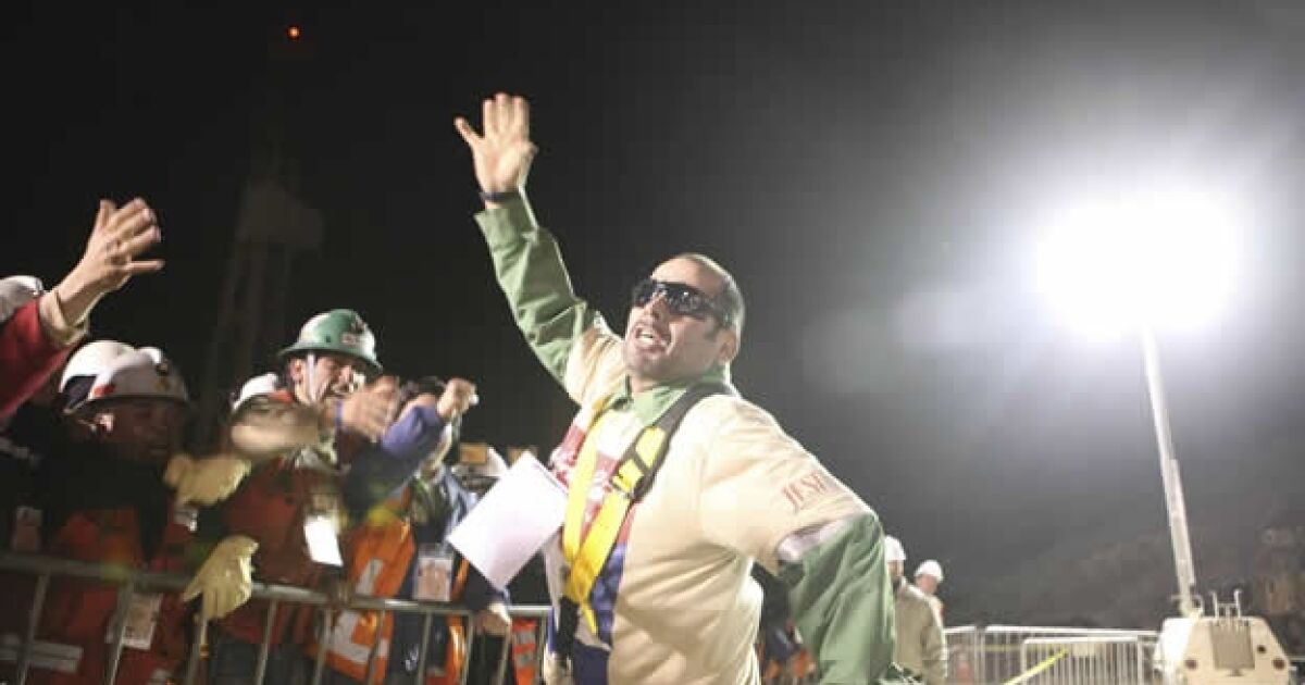 Estoy muy feliz por estar acá arriba, dice el minero Mario Sepúlveda