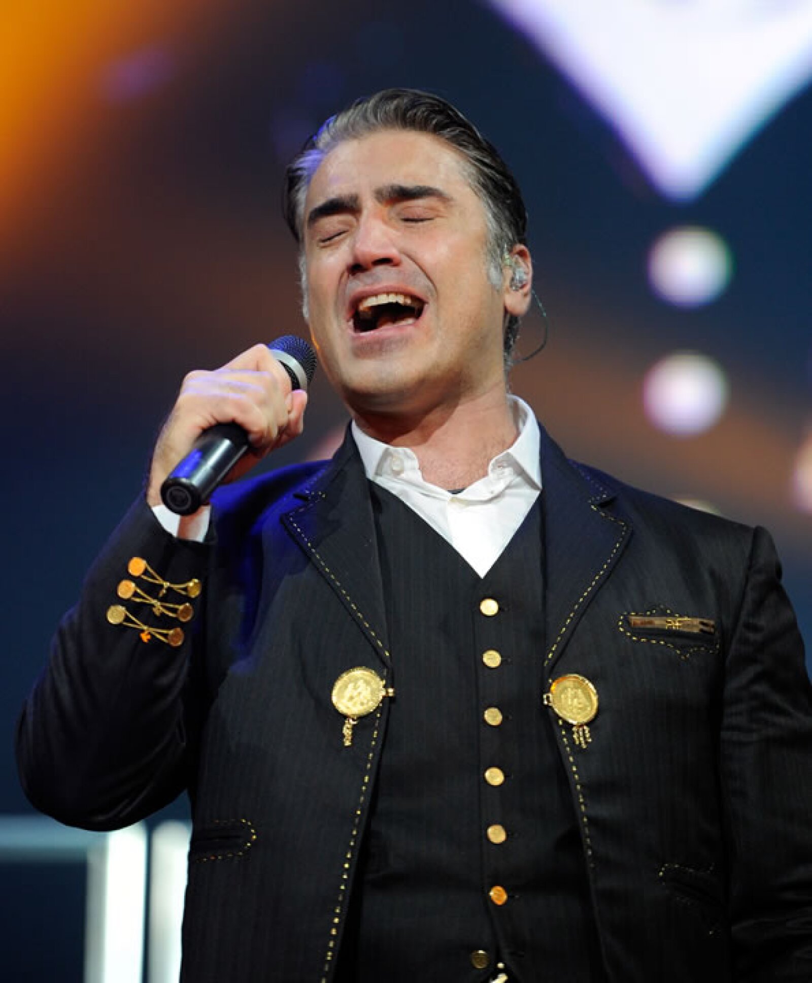 Así ha cambiado Alejandro Fernández a través de los años