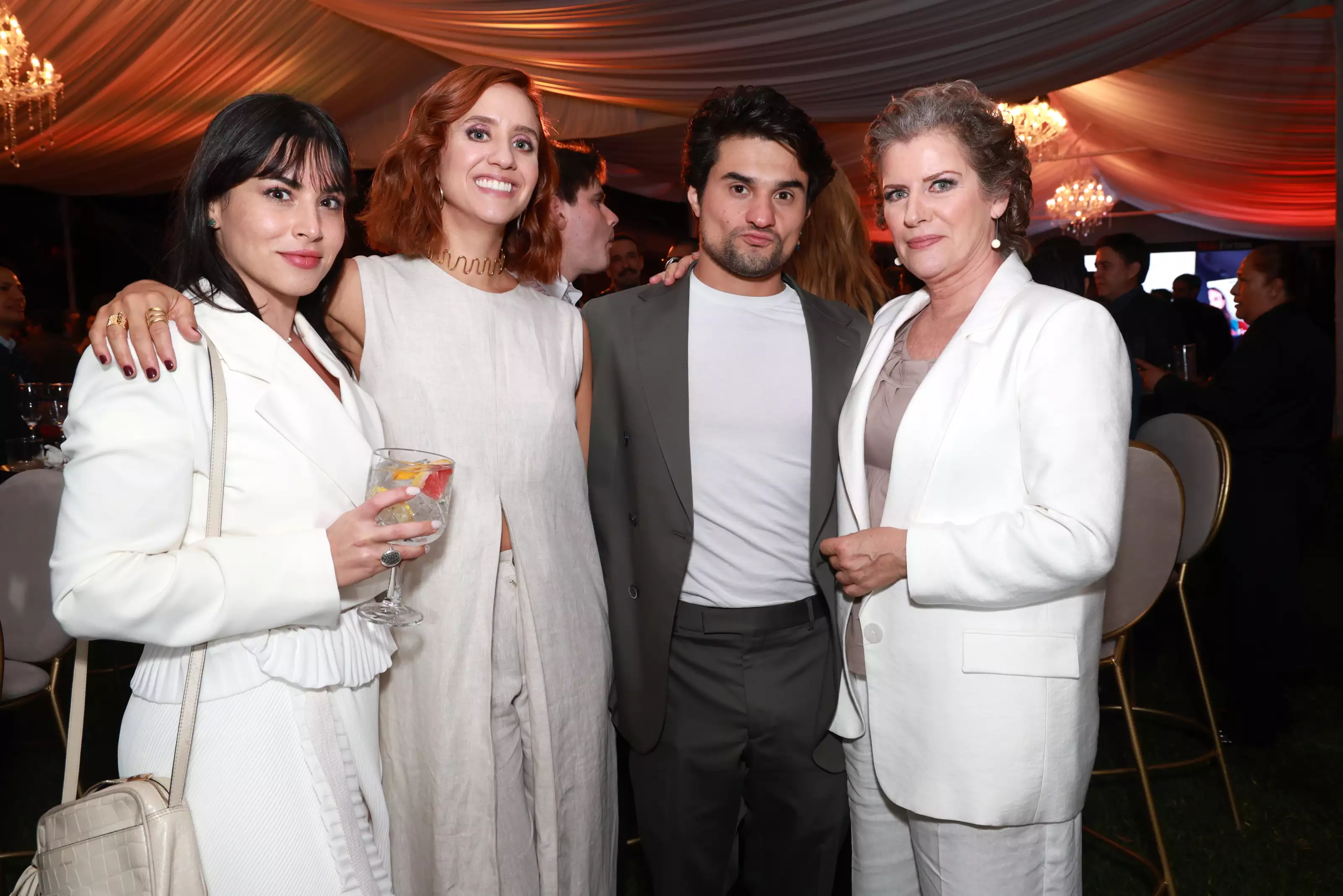 Humberto Zurita y Stephanie Salas en la fiesta de la serie Mala Fortuna