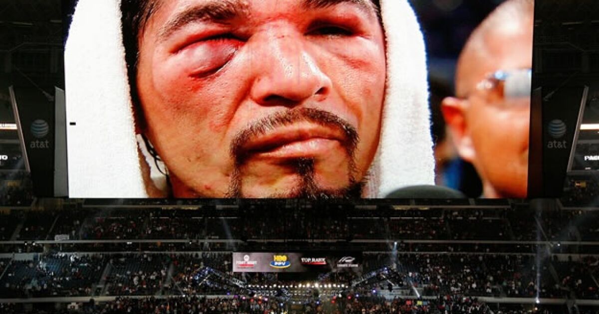 Dan de alta al boxeador Antonio Margarito tras su operación en el ojo