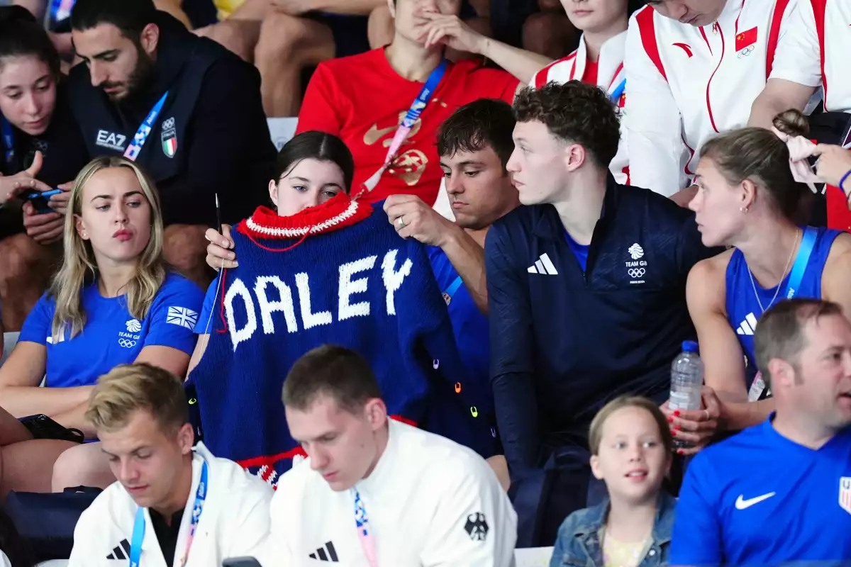 Tom Daley tejiendo en París 2024 nos recuerda a su momento viral en ...