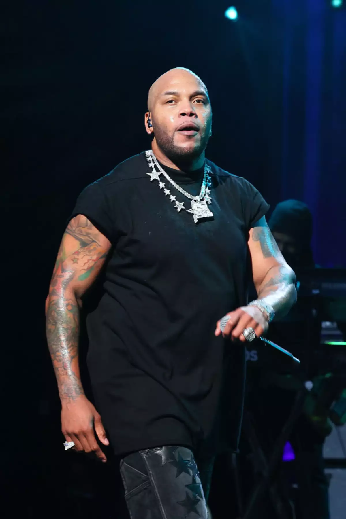 “Sobreviviente milagroso”: Flo Rida habla sobre su hijo tras caer de ...