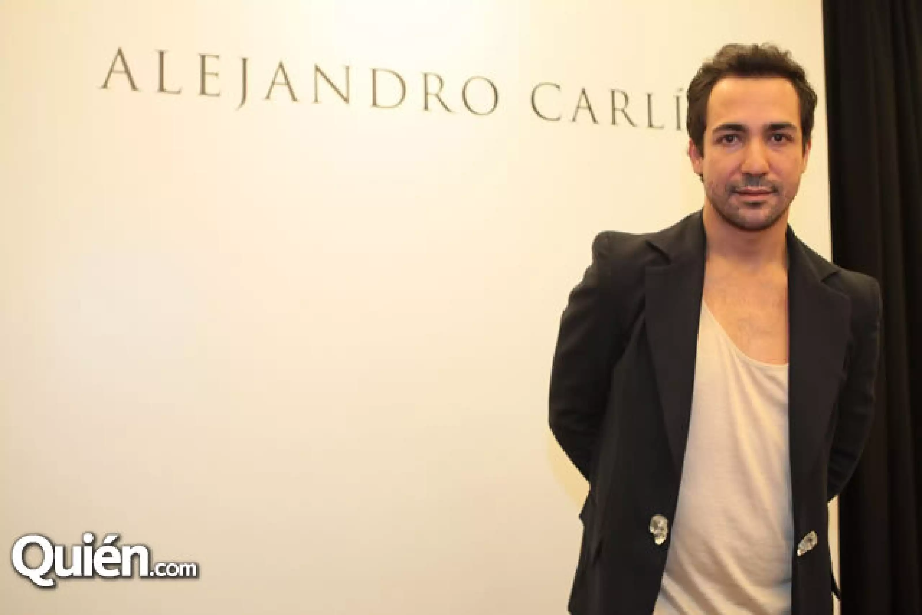Alejandro Carlin presenta su nueva colección