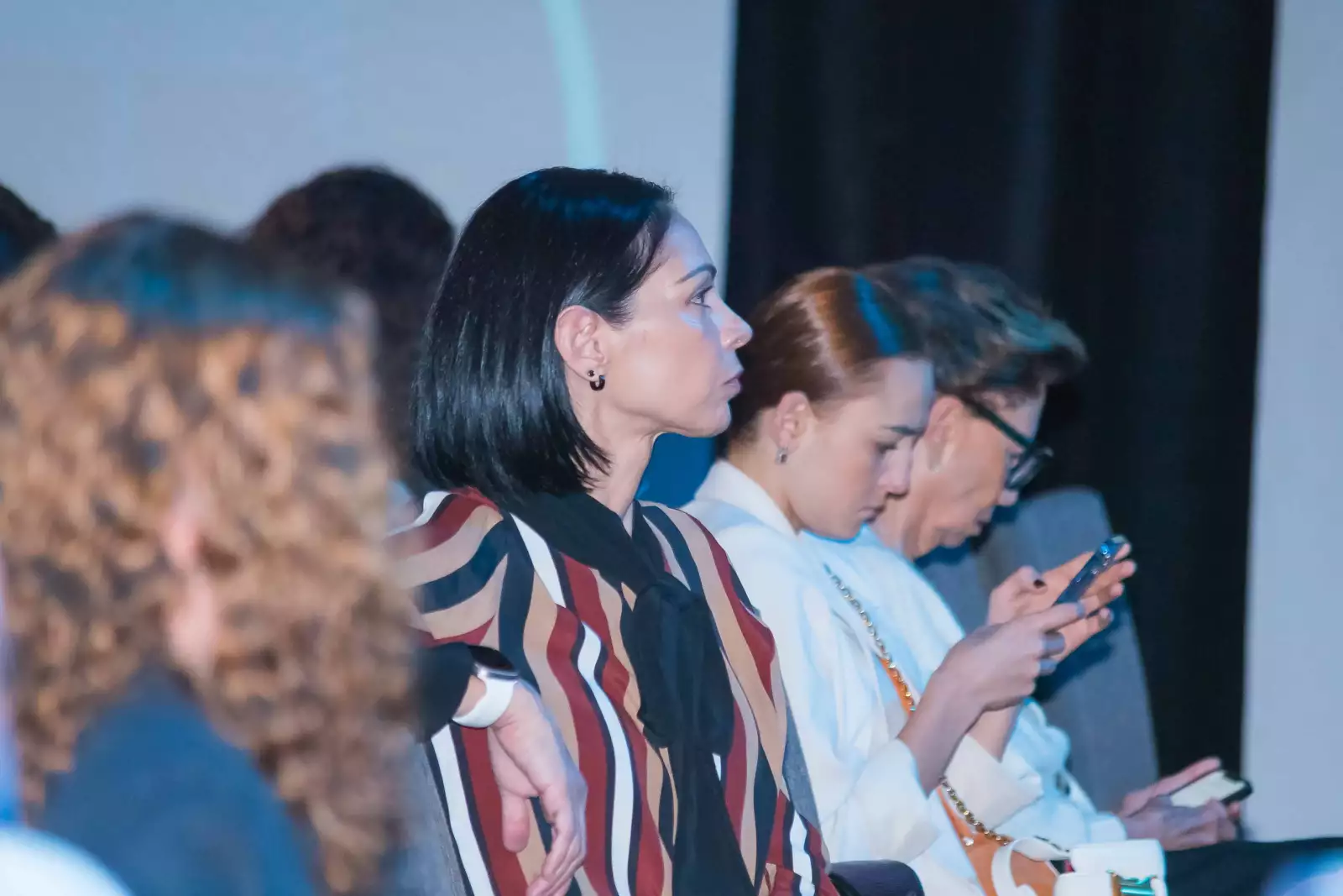 Claudia Ruiz Massieu y Valentina Ortiz Monasterio en el foto Moders