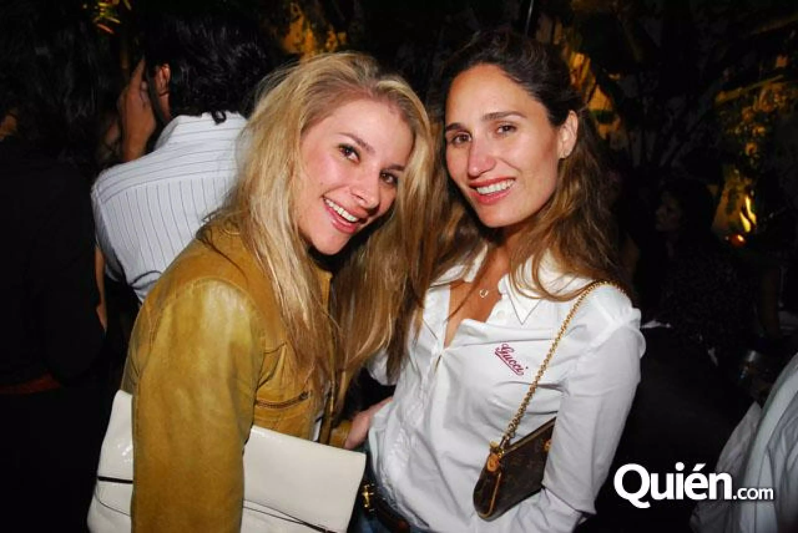 Luisa Serna festeja en el Club 55