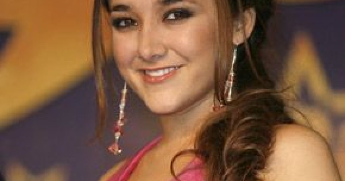 Sherlyn llegará hasta las últimas contra Peralta