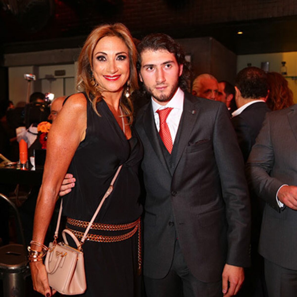 Hijo de Adela Micha alcanza el éxito tras el lanzamiento de SpeakOn