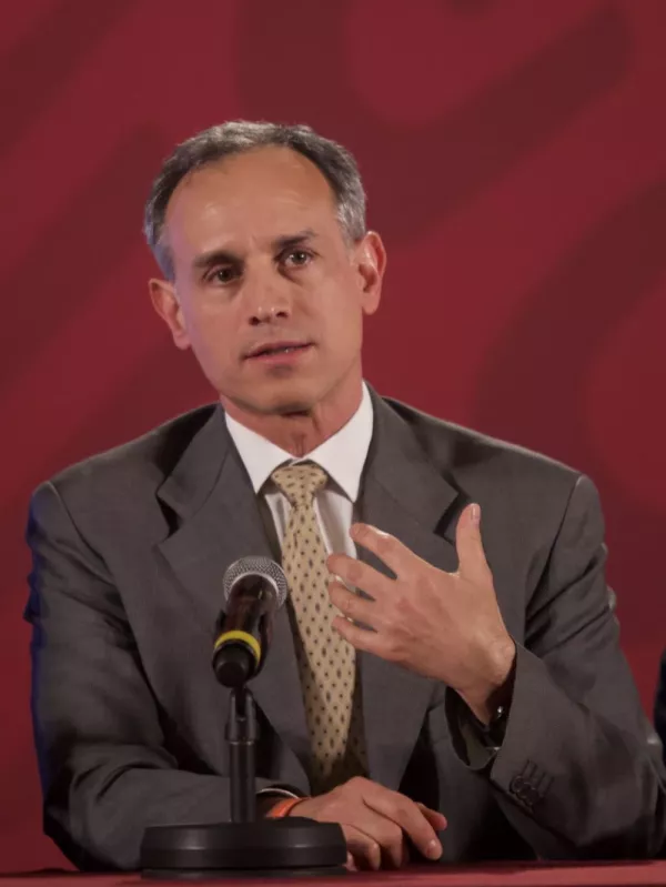 Hugo López-Gatell, lo que debes saber del hombre del momento