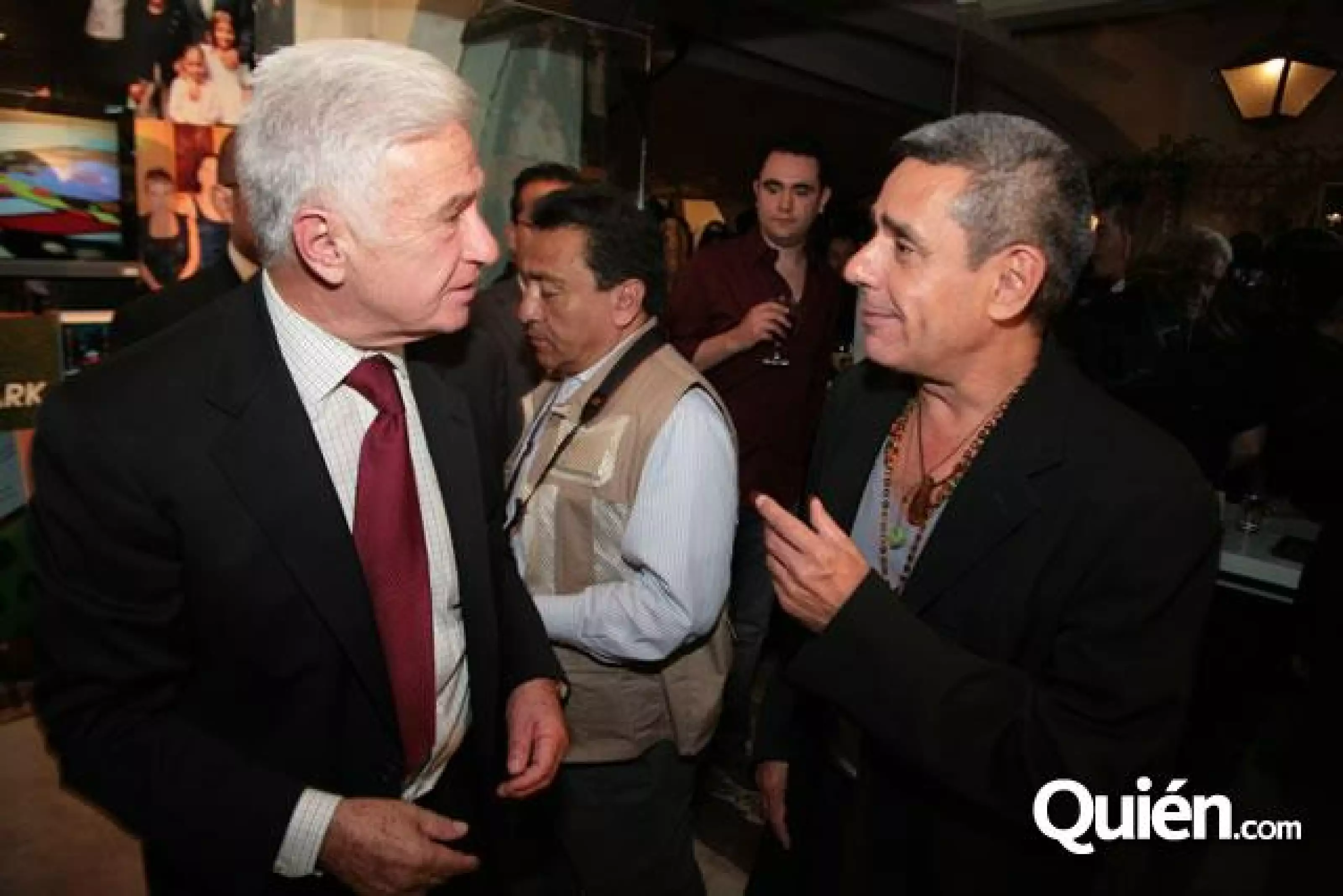 Marc y Renata Pariente en exposición de Romero Britto