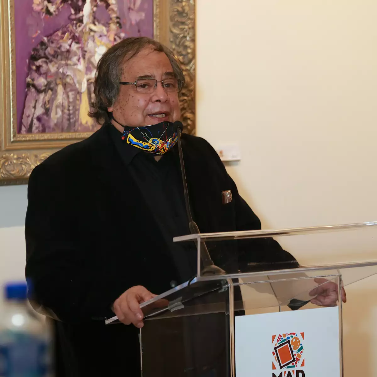 Richard Kuri inaugura exposición