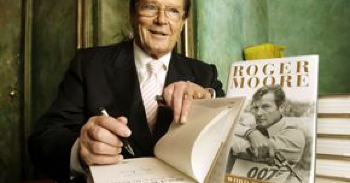 Roger Moore alaba a Daniel Craig