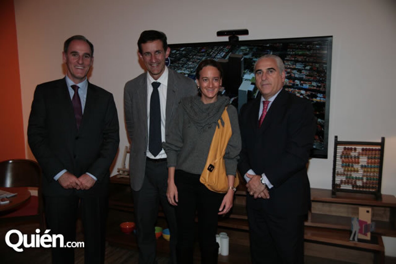 Familias Losada y Legorreta inauguran Showroom Miyana