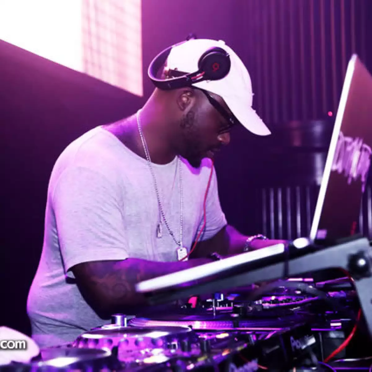 Gran ambiente se vivió en el Hyde con el DJ Tay James