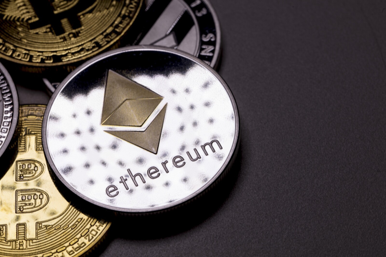 Ethereum supera los 3,000 dólares y cuadruplica su valor en 2021