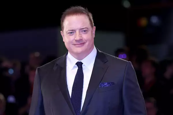 Brendan Fraser llora ante ovación de seis minutos en Venecia