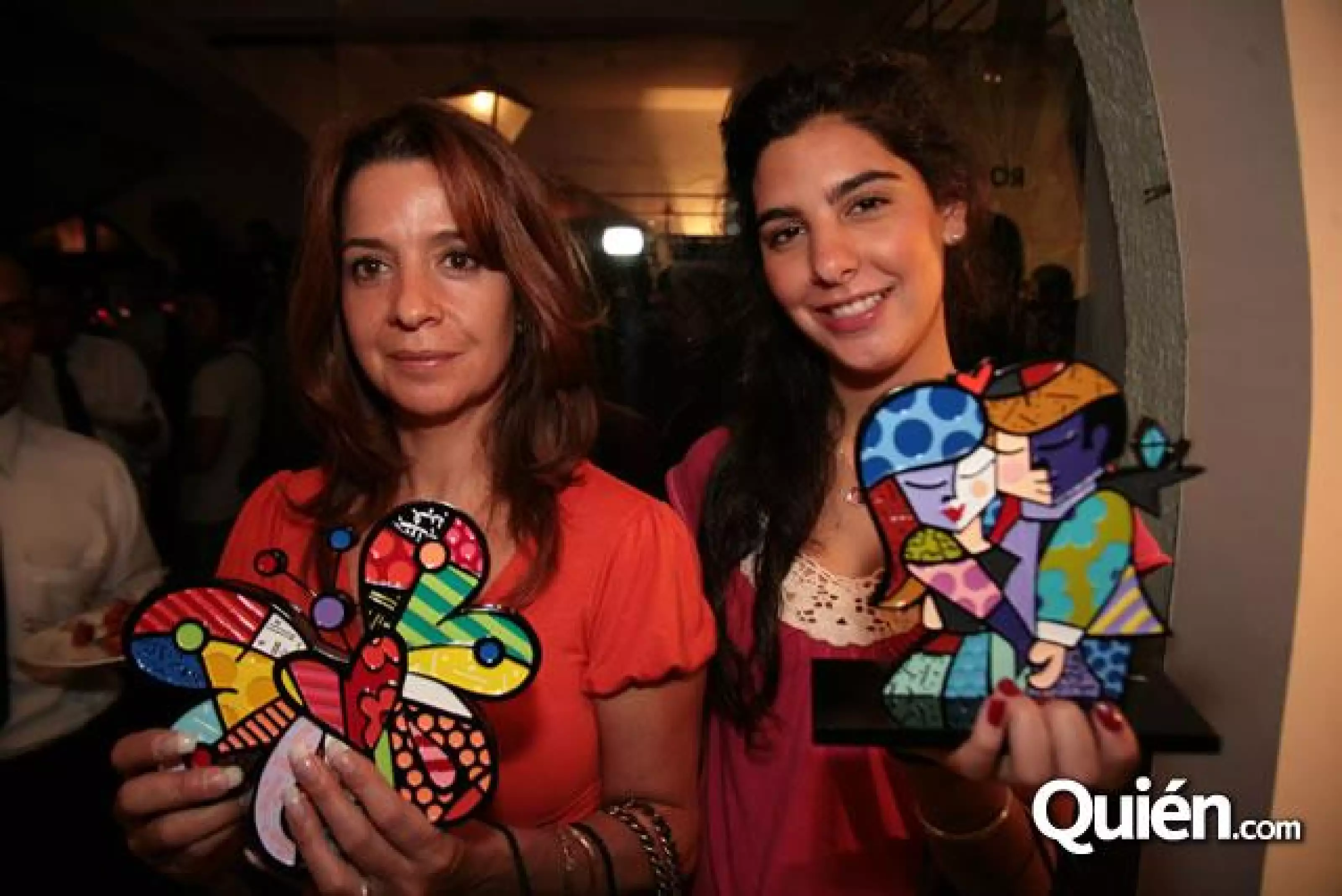 Marc y Renata Pariente en exposición de Romero Britto