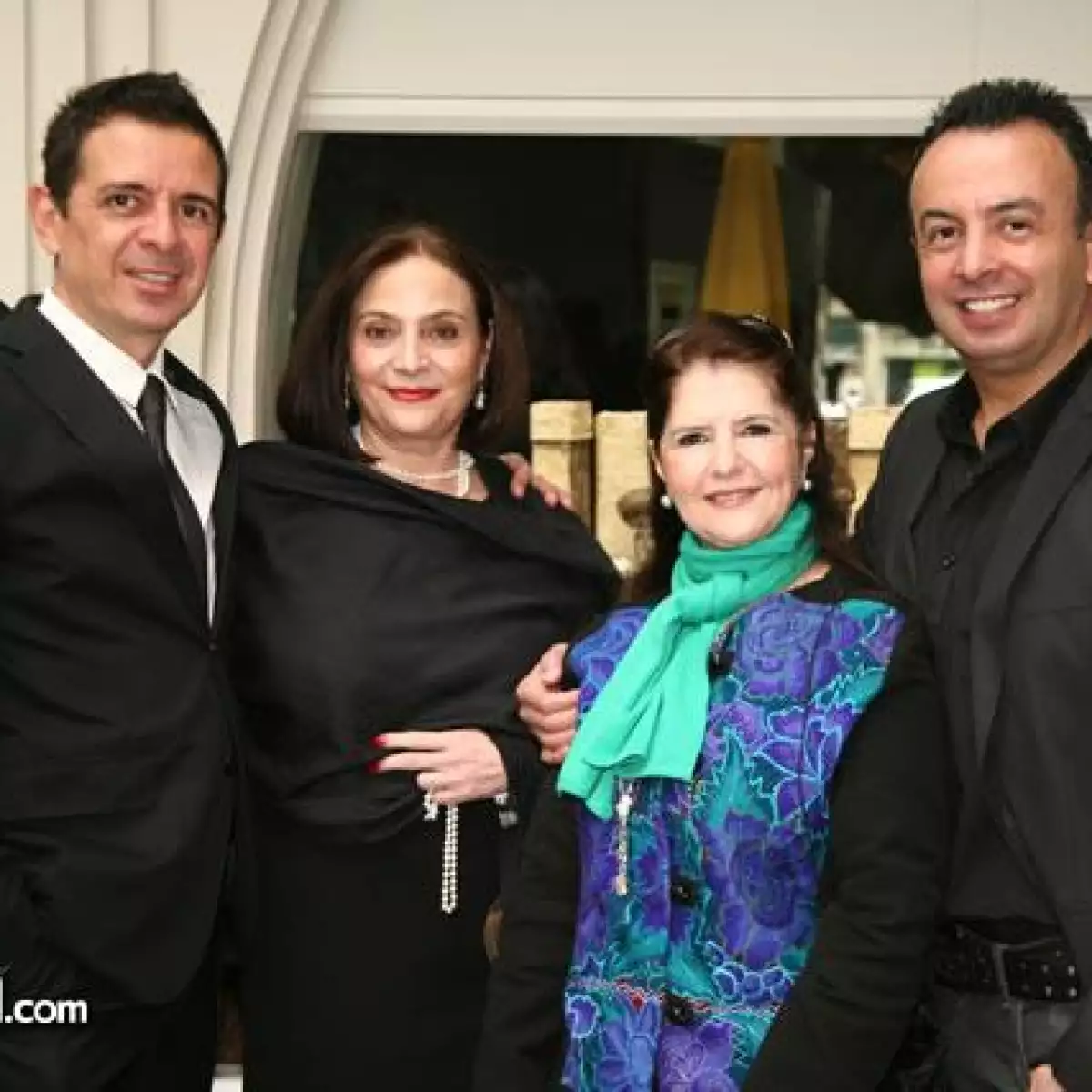 Consuelo Sáizar y Ceci Moctezuma apoyan a los artesanos
