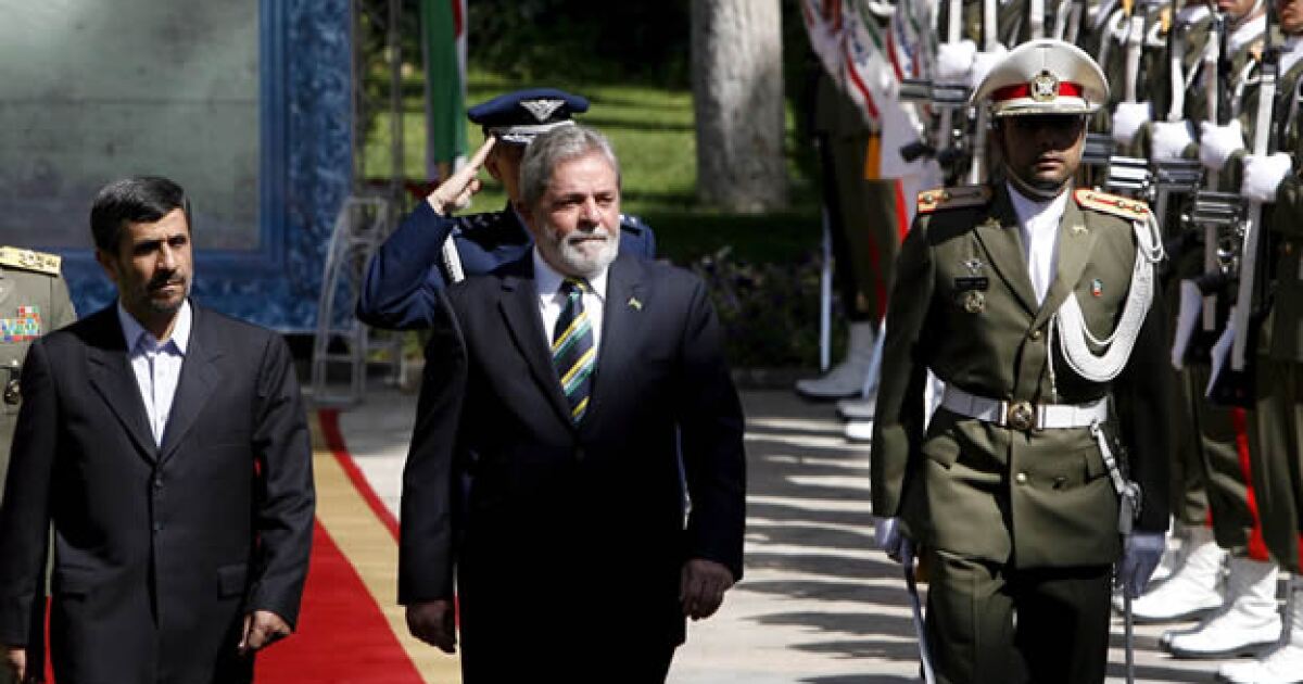 Lula inicia visita oficial a Irán considerada clave en conflicto nuclear
