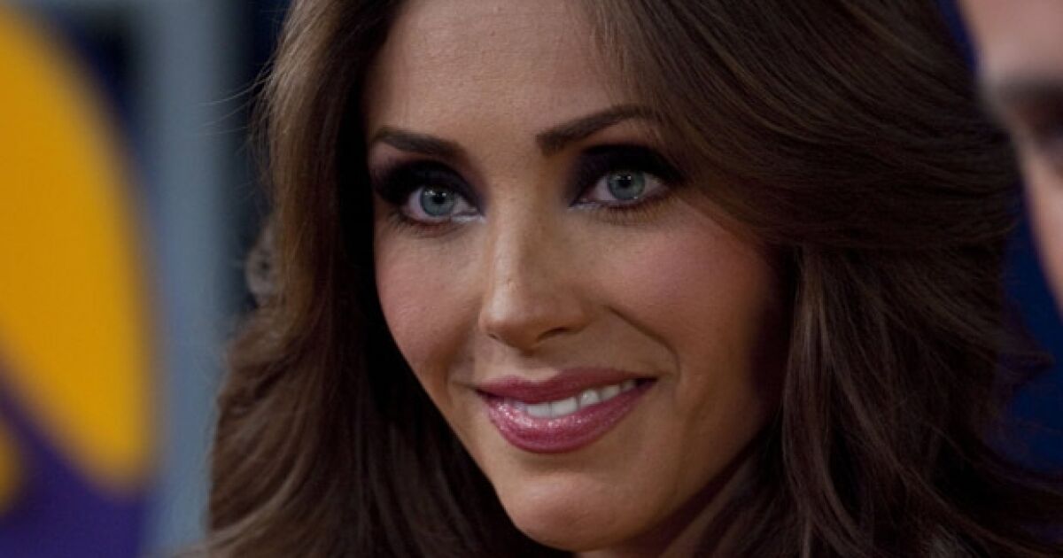 Anahí presume lo avanzado de su embarazo