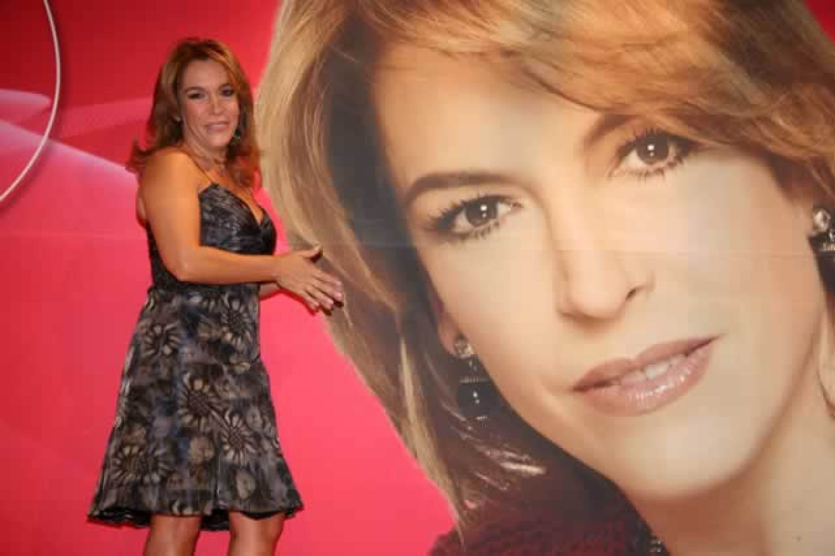 Fernanda Familiar presenta su programa