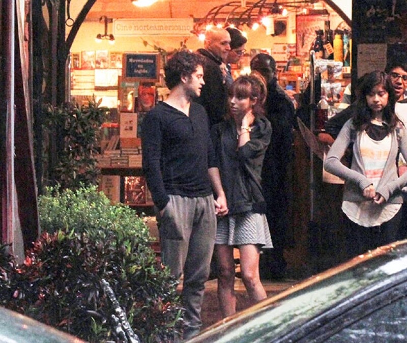 Christopher Uckermann y su novia pasean muy románticos por Polanco