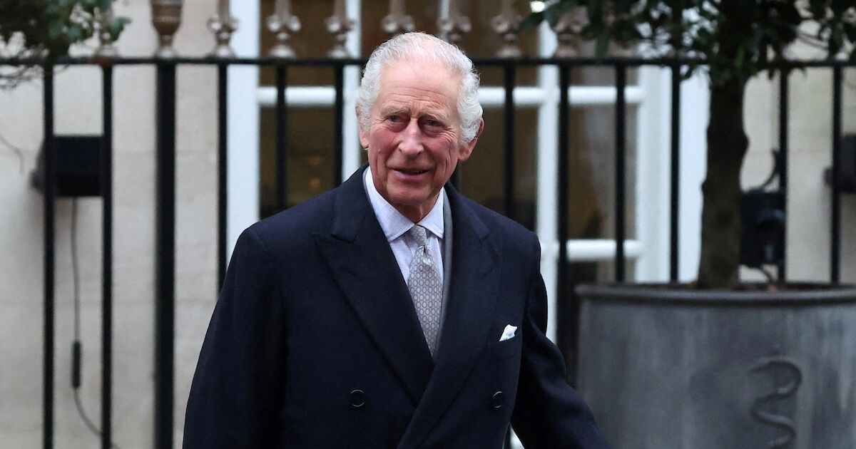 El rey Carlos regresa al trabajo tras susto en su tratamiento contra el ...