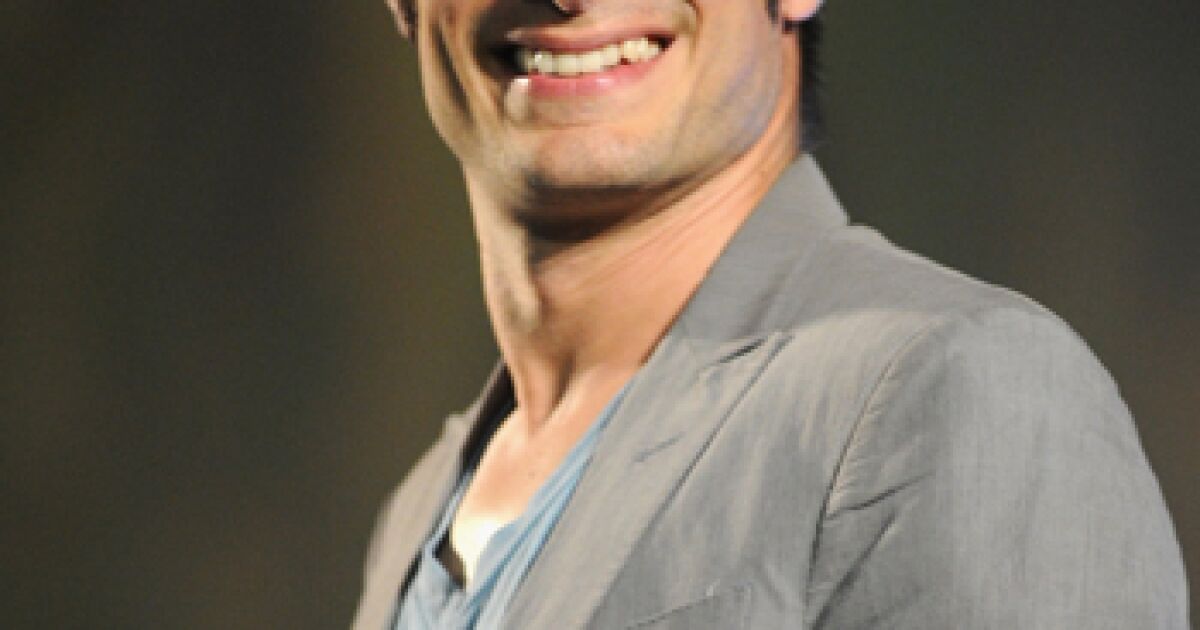 Gael García responde al polémico tuit de Felipe Calderón