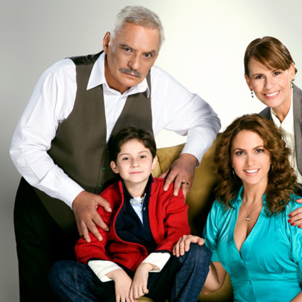 Así se ve ahora el niño que actuó como hijo de Lucero