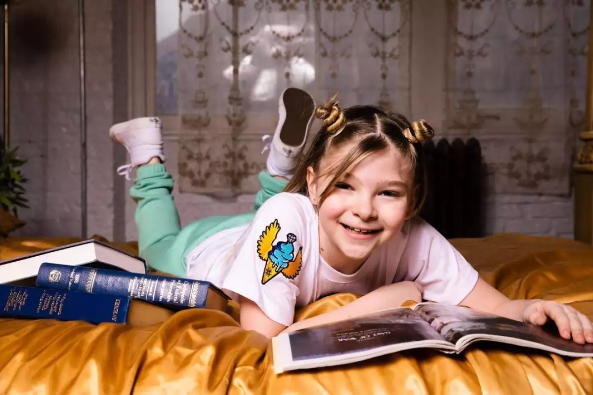 Noella McMaher, la primera niña trans de 10 años que modela en pasarelas