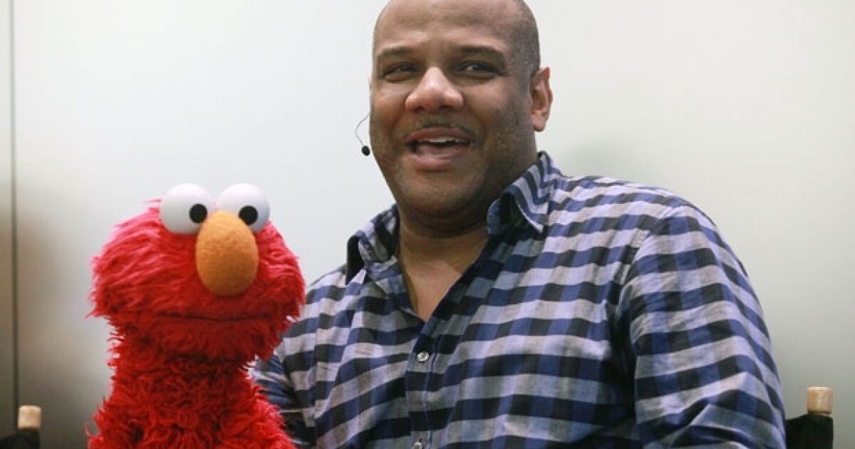 Voz de Elmo es acusado por tener relaciones con un menor