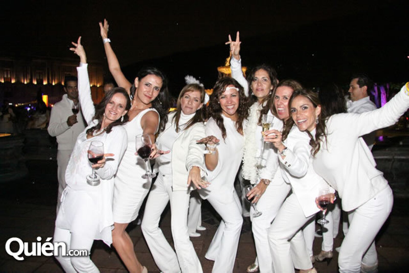 Celebran en Querétaro Le Diner en Blanc