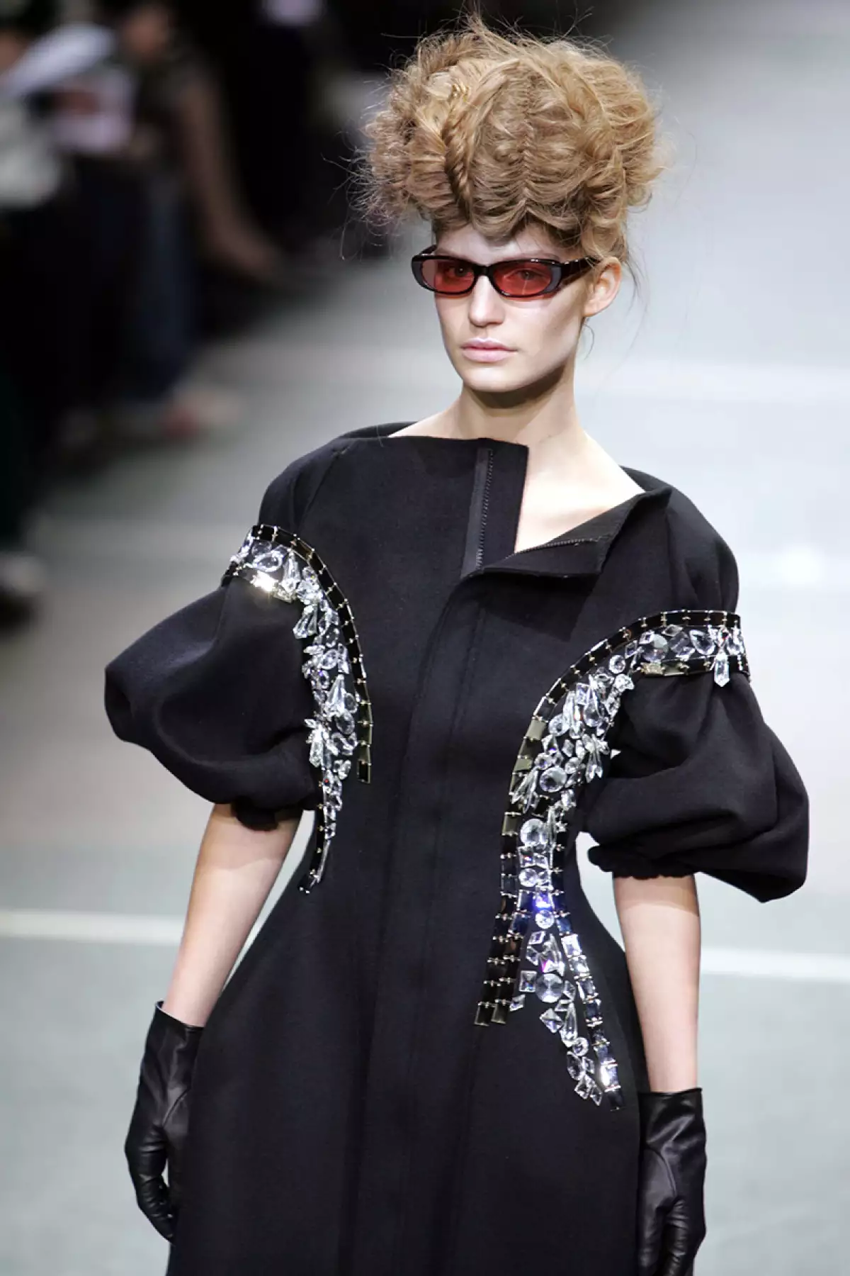 Qué es el estilo Y2K y porqué está en todos lados