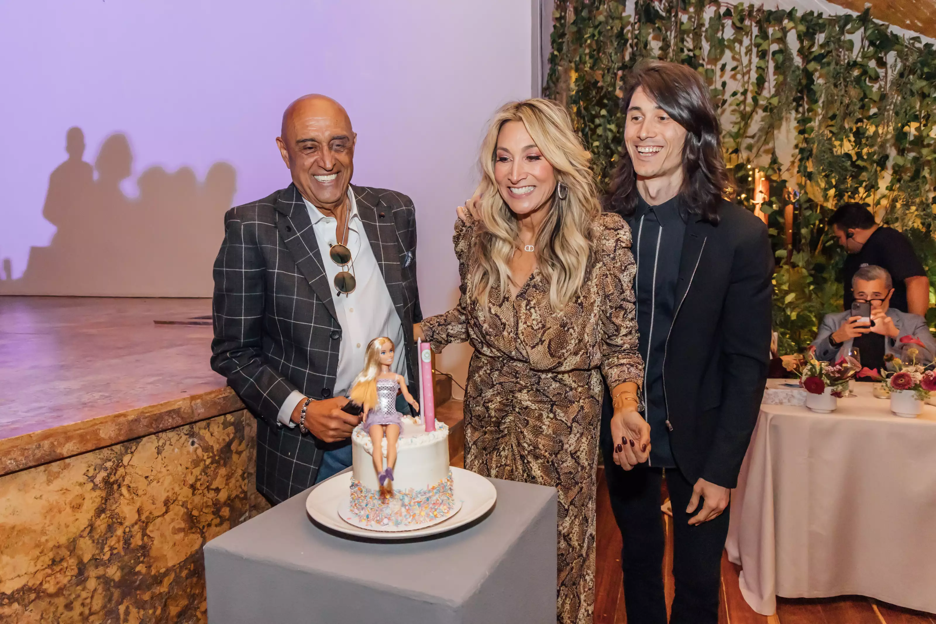 Saddy Abaunza celebra su cumpleaños 60 en Lago Algo