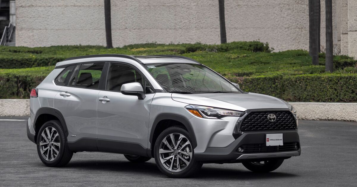 Toyota lanza un Corolla Cross híbrido, su noveno modelo de este tipo en ...