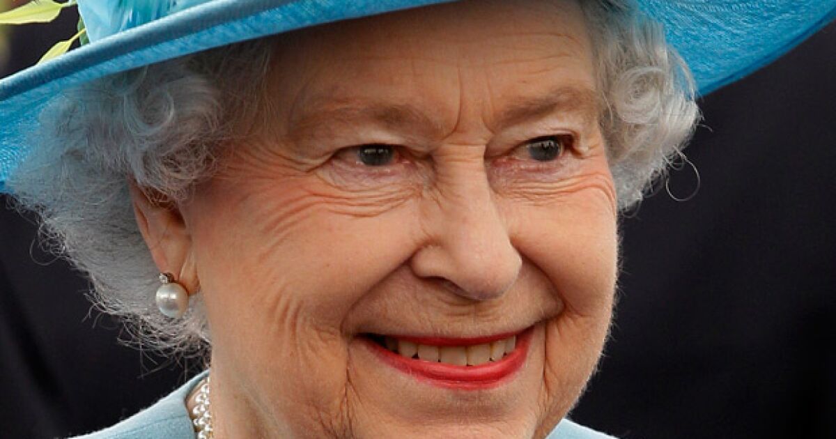 Isabel II ya es bisabuela