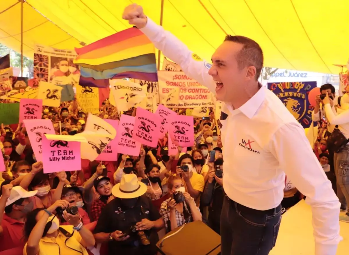 Adrián Ruvalcaba nos habla de su “pegue” con las mujeres y la comunidad ...