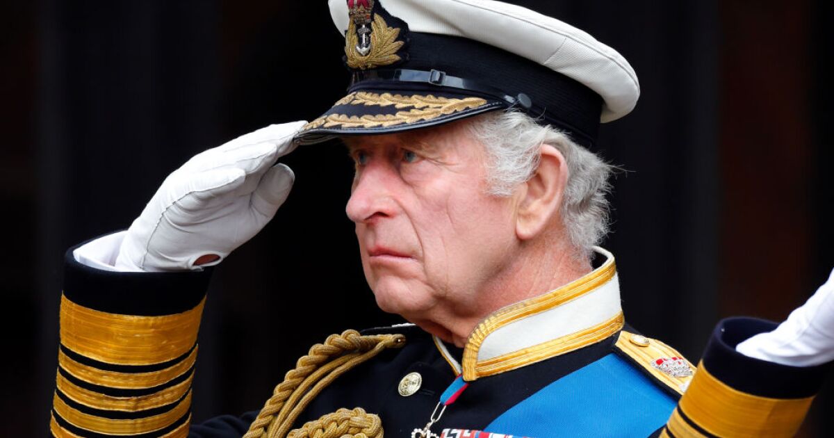 Revelan primera foto de Carlos III con su The King's Red Box
