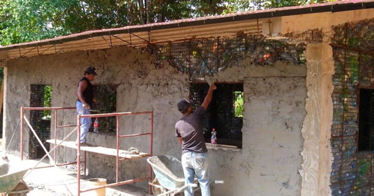 ¿Una aldea de PET? Un proyecto en construcción en Panamá