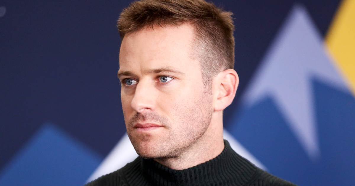 Sorprende apoyo a Armie Hammer, acusado de abuso, en su regreso a redes ...