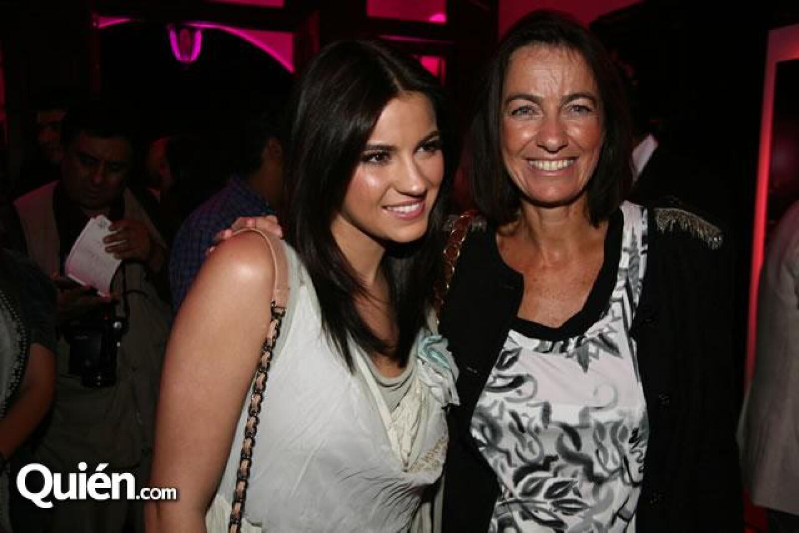 Maite Perroni conoce nueva fragancia de Laudomia Pucci