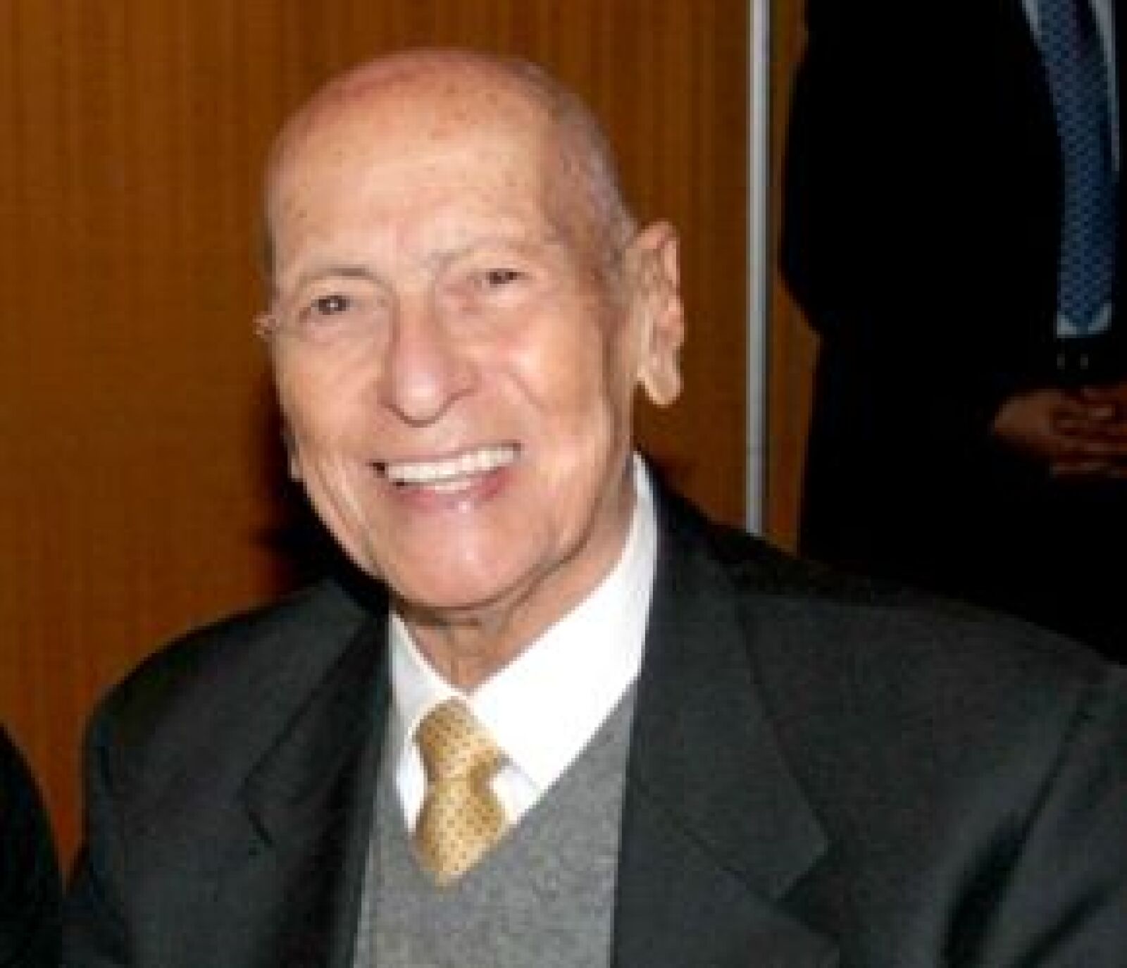 Defienden testamento de Isaac Saba