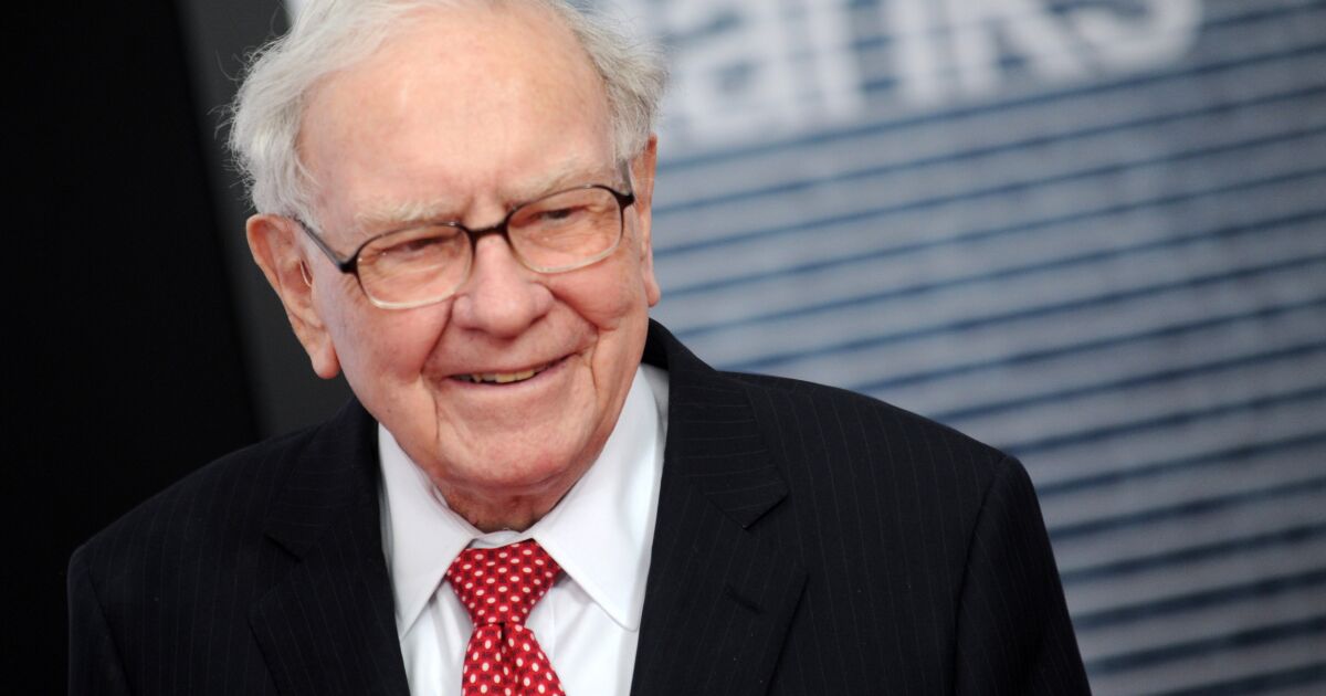 Warren Buffett hace oferta: 1 mdd al año de por vida