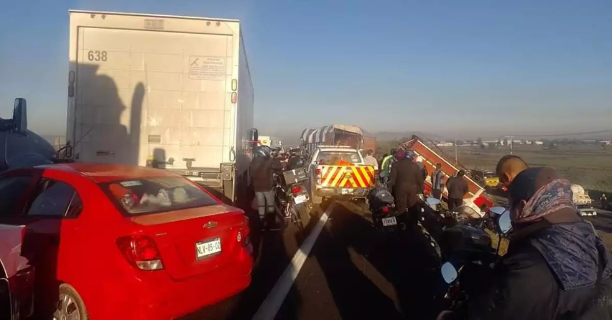 Accidente En La México Querétaro Una Carambola Provoca El Cierre De La